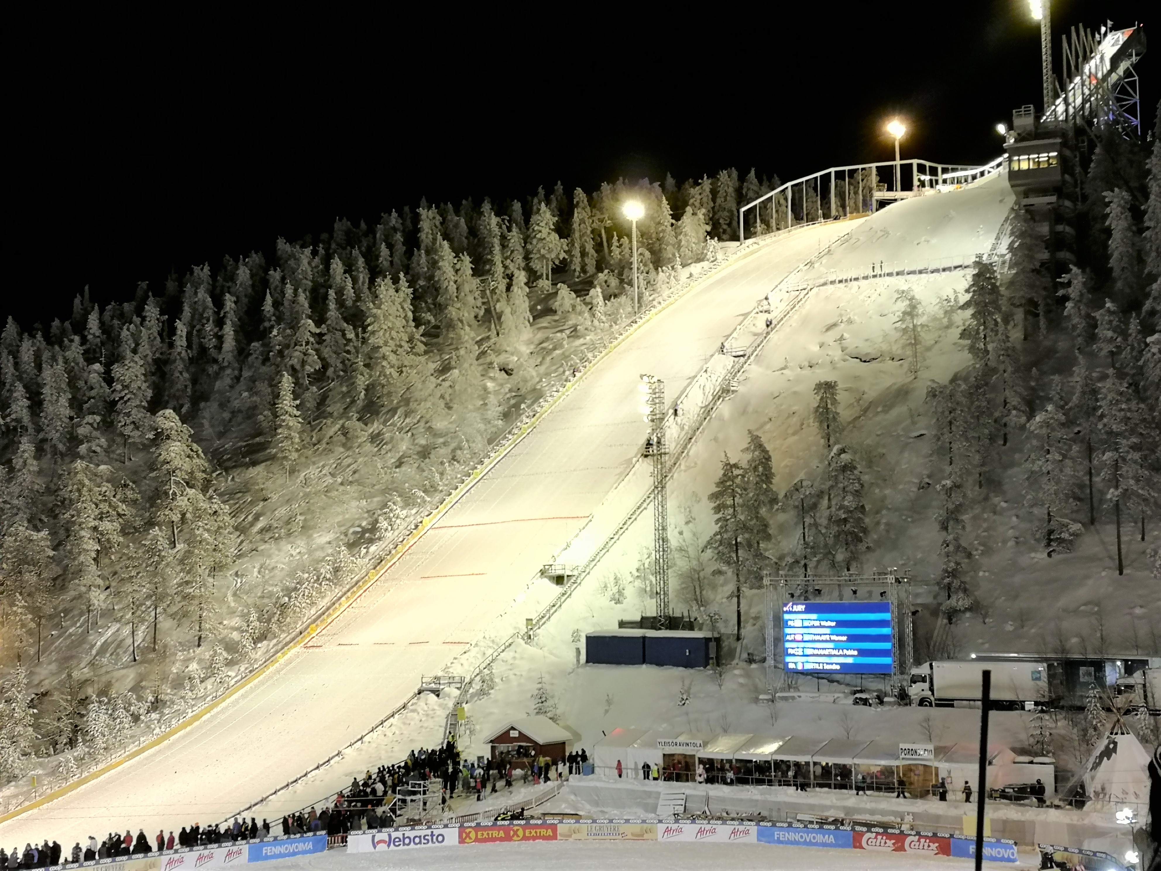 Ruka ski store